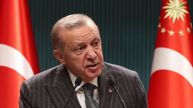 Monsieur Erdoğan – Stiff Collar